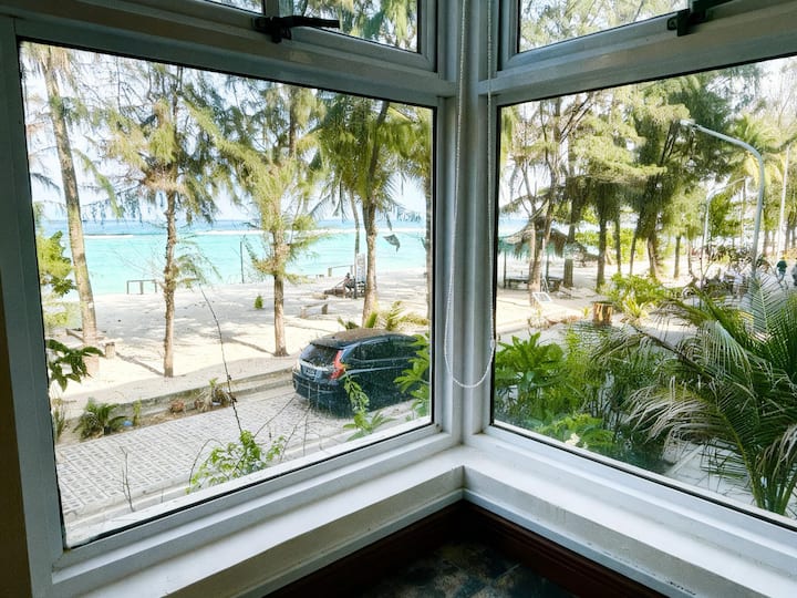 Oceanfront 2br In Hulhumale: Cozy & Fully Equipped - Malé