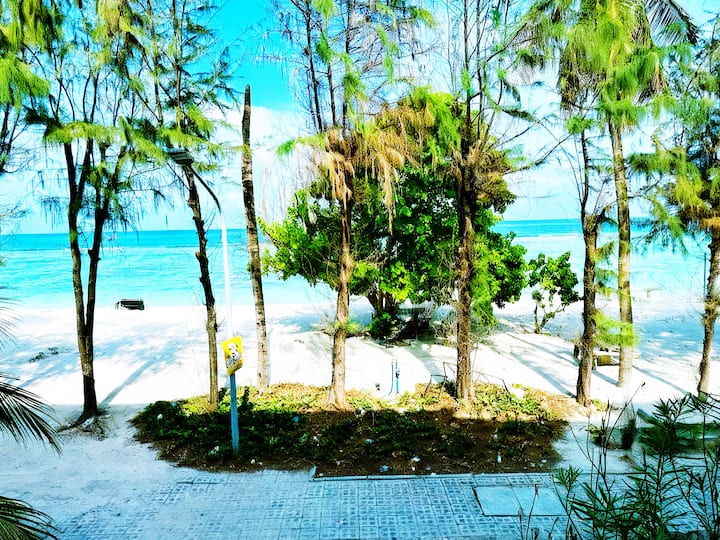 Oceanfront 2br In Hulhumale: Cozy & Fully Equipped - Malé