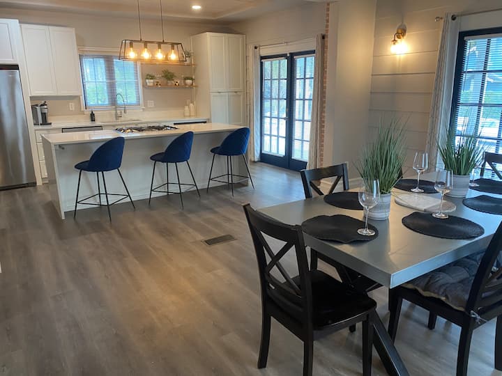 Historic Main House Retreat - Winter Park, FL