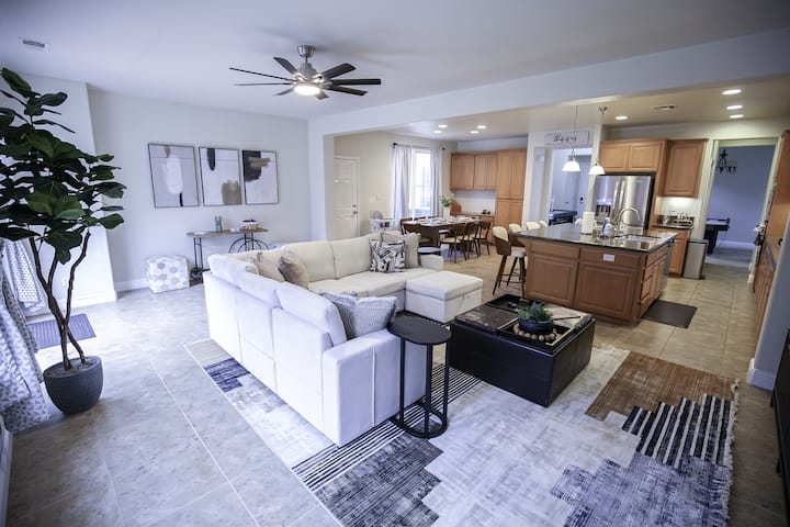 Spacious Family Retreat In Mountain House - Tracy, CA