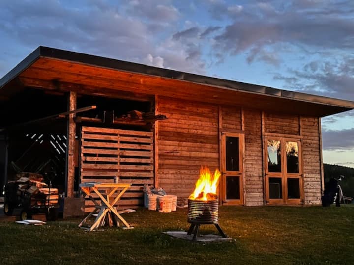 Peaceful Wood Cabin, Queen Bed In Tranquil Setting - Taupō