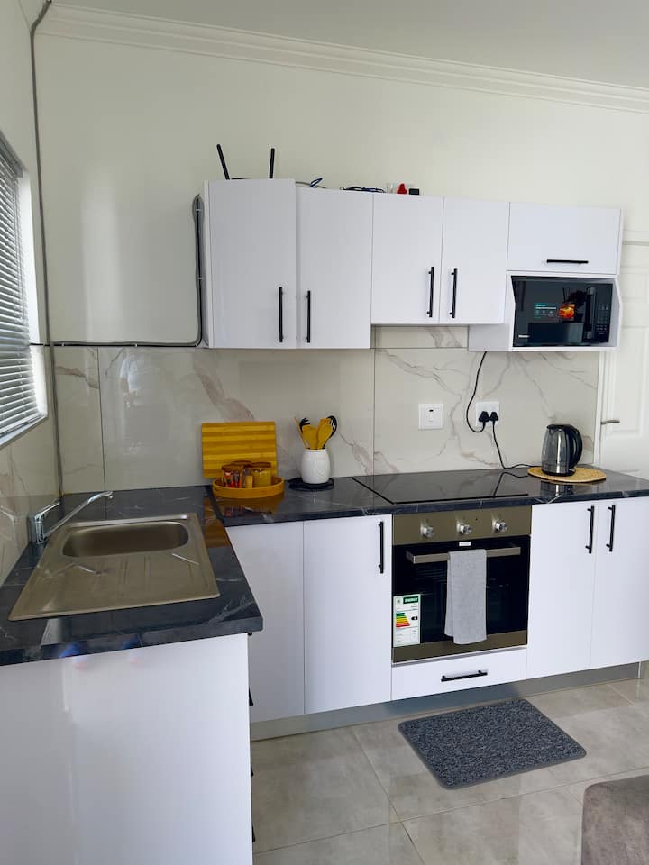 Inweft Ch | Spacious 2br Flat | Privacy & Comfort - Swakopmund