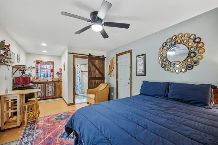 Cindy's Cabins Sleeps 2 - Crystal River, FL