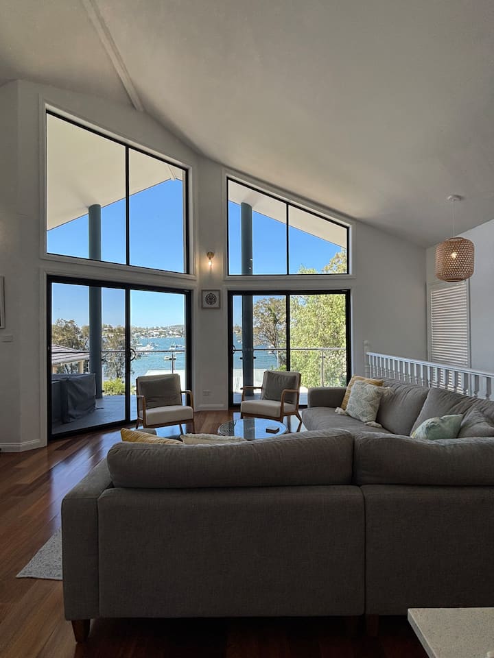 Lakeside Escape - Morisset