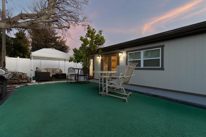 Amenidad: Estudio Moderno Con Excelente Ubicación. - Pinellas Park, FL