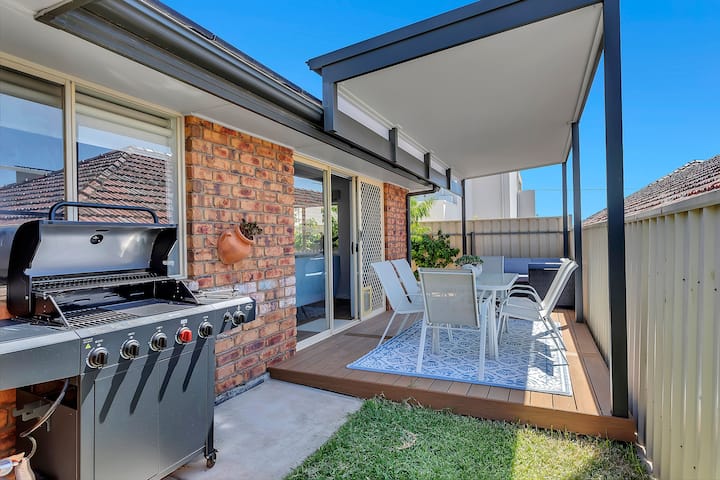 Seacliff Haus—walk To Beach, Jetty & Local Dining - Marion