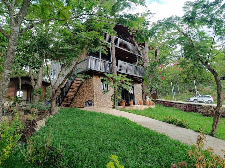 Cabaña Los Pinos D&r Con Vista A Las Montañas - Honduras