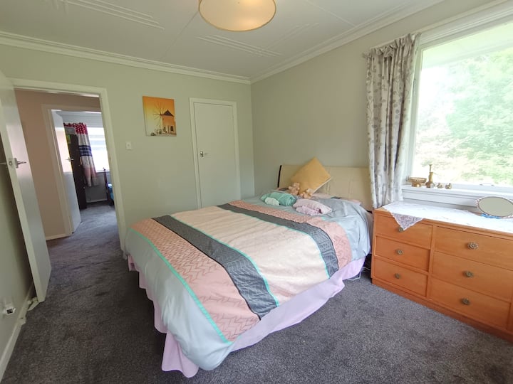Maori Hill Offers A Tranquil And Safe Environment. - Dunedin