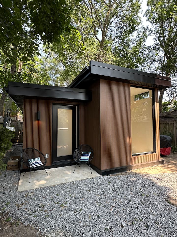 Cozy 1 Bdrm Birchcliff Garden Suite! - Toronto