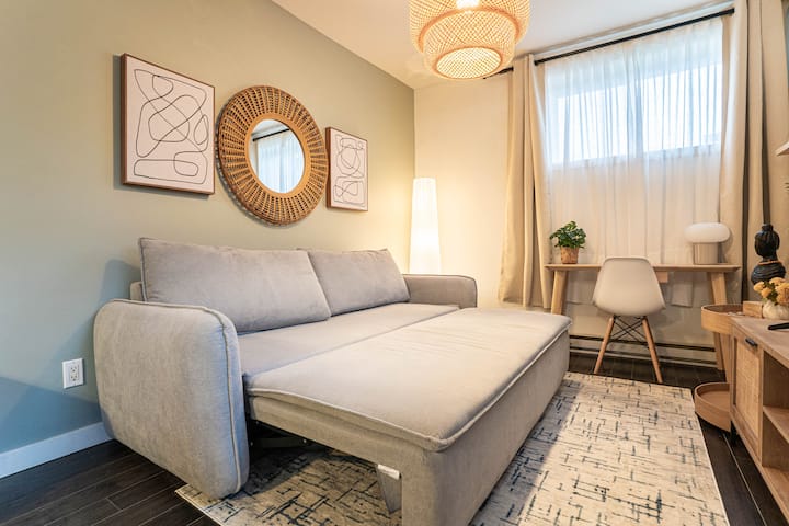 Peaceful & Unique Longueuil Stay •Backyard•parking - Longueuil