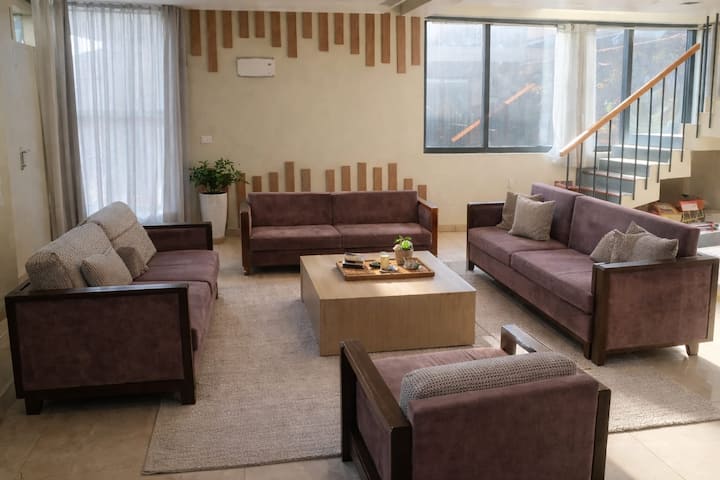 Villa With Caretaker In European Village - Almora