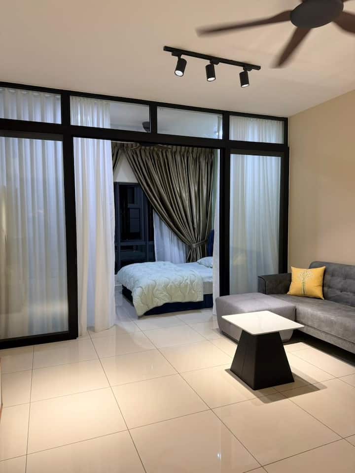 Modern Studio With Private Glass Room @ Tulip - Selangor