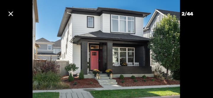 Stylish Upscale 5br Home In Central Park - Denver, CO