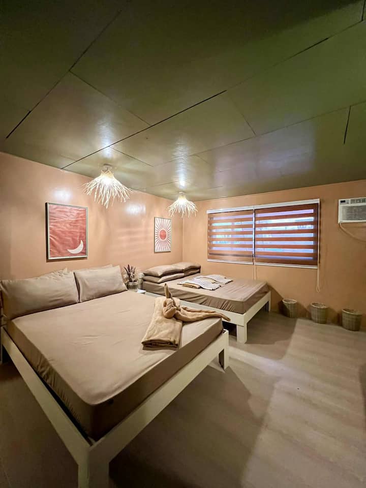 L'casa Room 3- Family Room - Coron