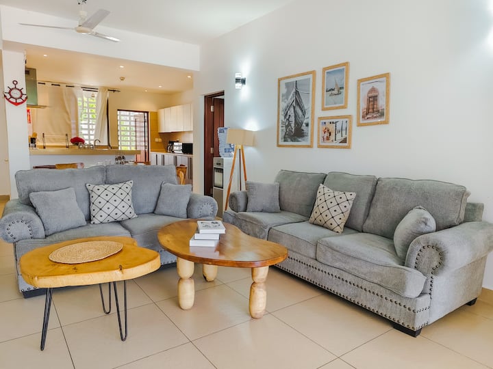 Luxury Beachfront Apt | Pool, Garden & Fast Wi-fi - Mombasa