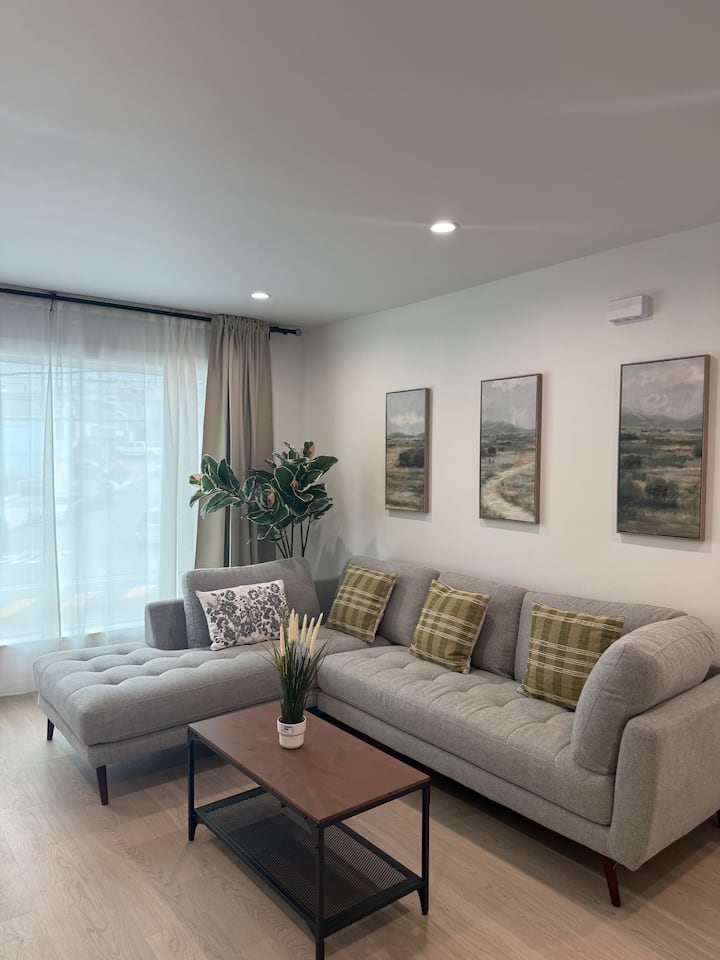 Contemporary 3brs In Portola Terrace With Garage - San Francisco, CA