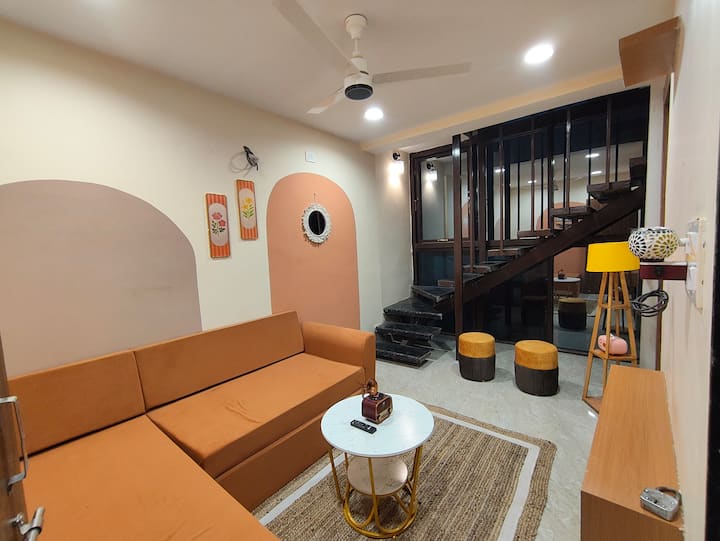 Minimo Home Stay
Living Room + Kitchen + Bedroom - Pachmarhi