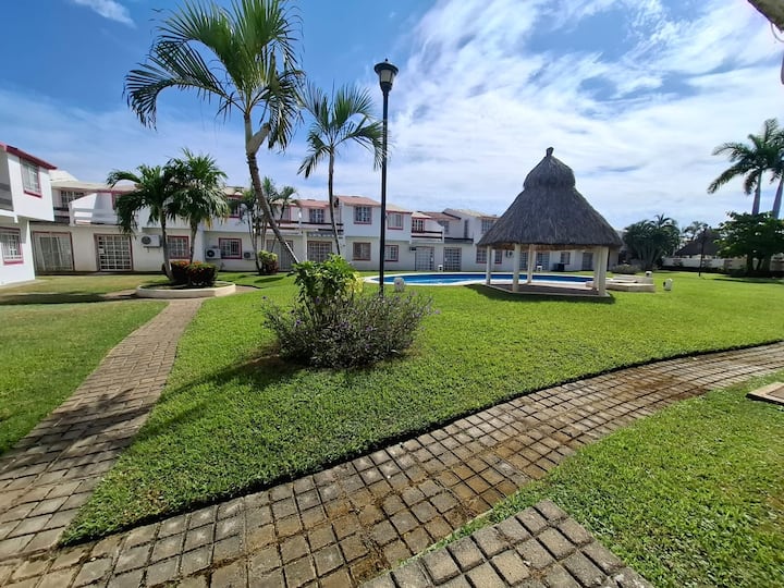 Casa En Fraccionamiento Con Alberca Y Palapa - Acapulco