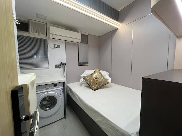 位於彌敦道上/佐敦/油麻地.近港鐵出口-全新裝修電梯套房 - Hong Kong