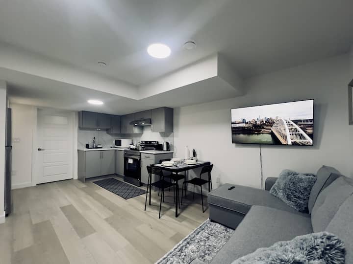 Clean & Cozy Private Suite | Quiet & Comfortable - Edmonton