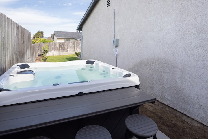 Aashiyana · Hot Tub, Fire Pit & Games Near Beach - Oceano, CA