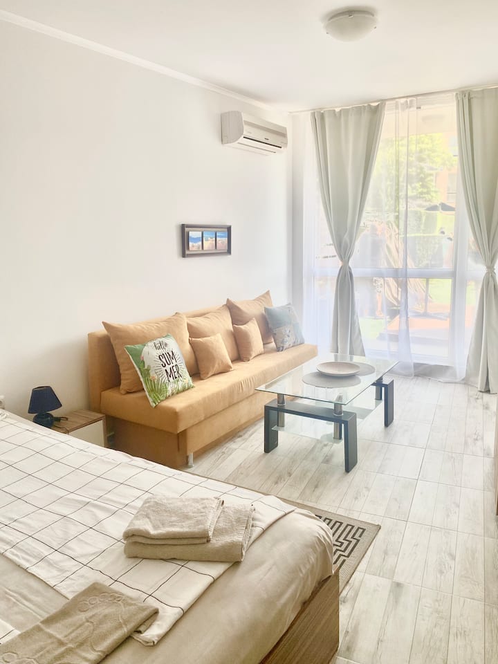 Студио в к-с Sunny Island в близост до басейн-Д-14 - Chernomorets