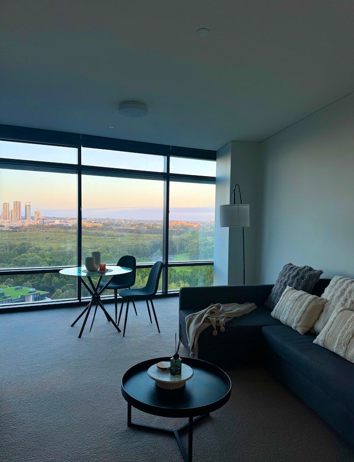 Beautiful City-view Apartment - Strathfield