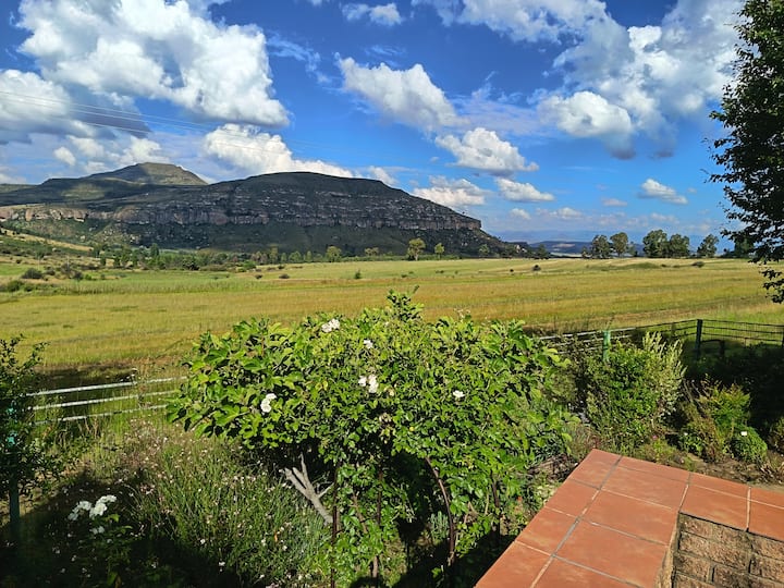 Uitkyk Guest House - Your Home Away From Home - Fouriesburg