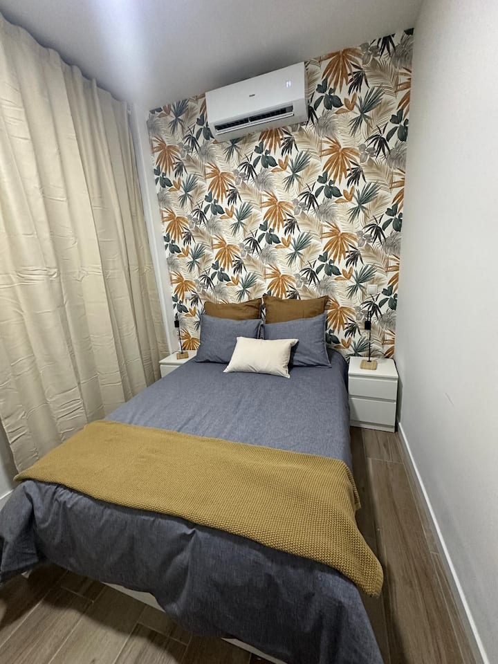 Estudio Con Cocina Y Baño. Entrada Independiente - Madrid