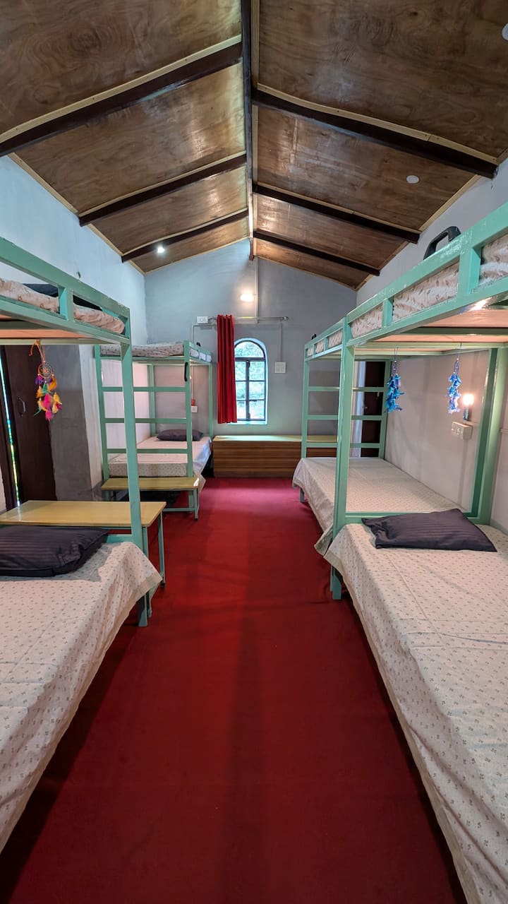 Traveler's Hostel - Ranikhet