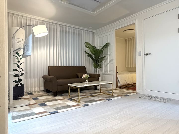 [New]yunji House/3룸/성신여대도보5분/4호선/서울역&ddp&경복궁&명동근접 - South Korea