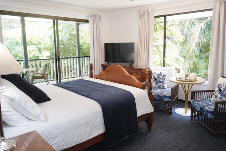 Adults-only Lux Suite | Spa Bath + Breakfast 40sqm - Canungra