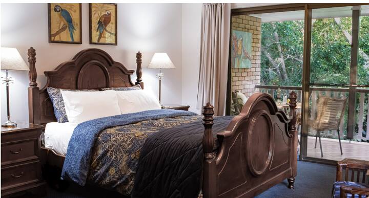 Adults-only Lux Suite | Spa Bath + Breakfast 40sqm - Tamborine Mountain