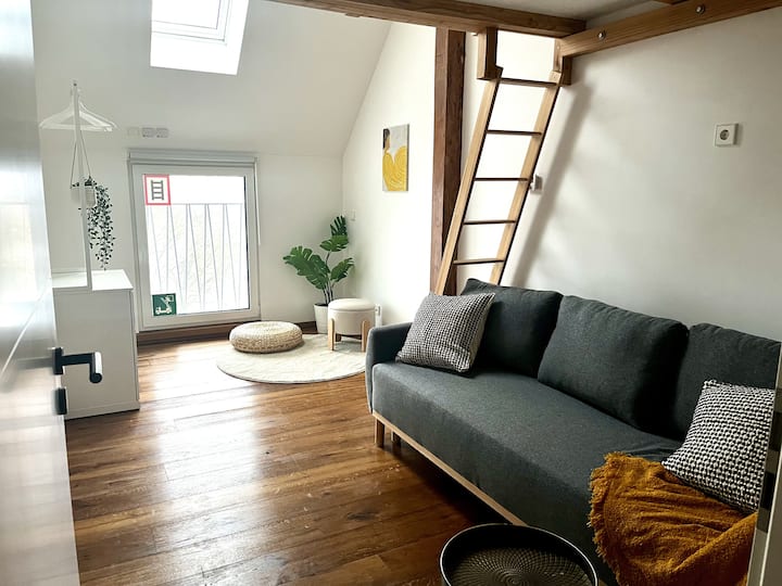 Urbane Dachgeschosswohnung, Blick Auf Fernsehturm - Berlim