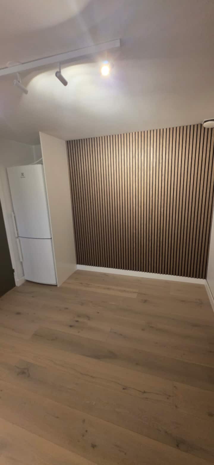 Modern Källarstudio Med Egen Entre - Nynäshamn