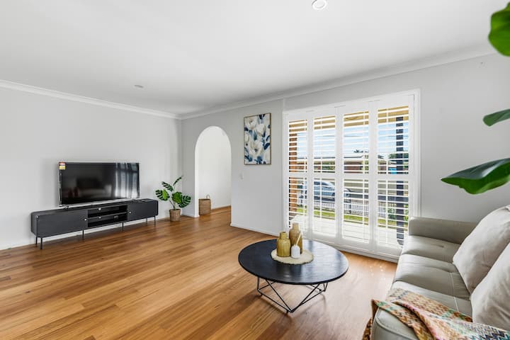 Daisy Hill Family Residence Near Schools - Springwood