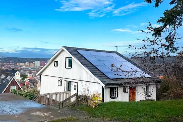 Workers House • Free Parking • 3 Kitchens • Volvo - Gothenburg