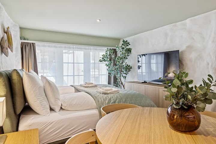 Thejewelleryboxoldtownretreatbytheriver - Zurich, Switzerland