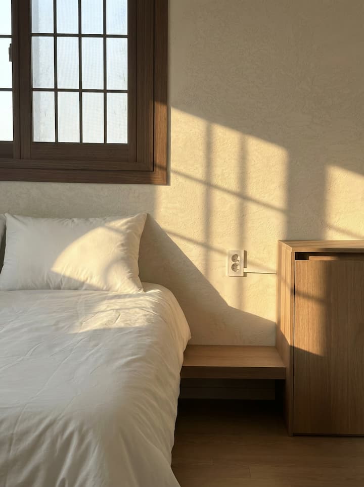 진명스테이 / 2-5 / 부산역1분 / Netflex / 감성숙소 / 짐보관 - Busan