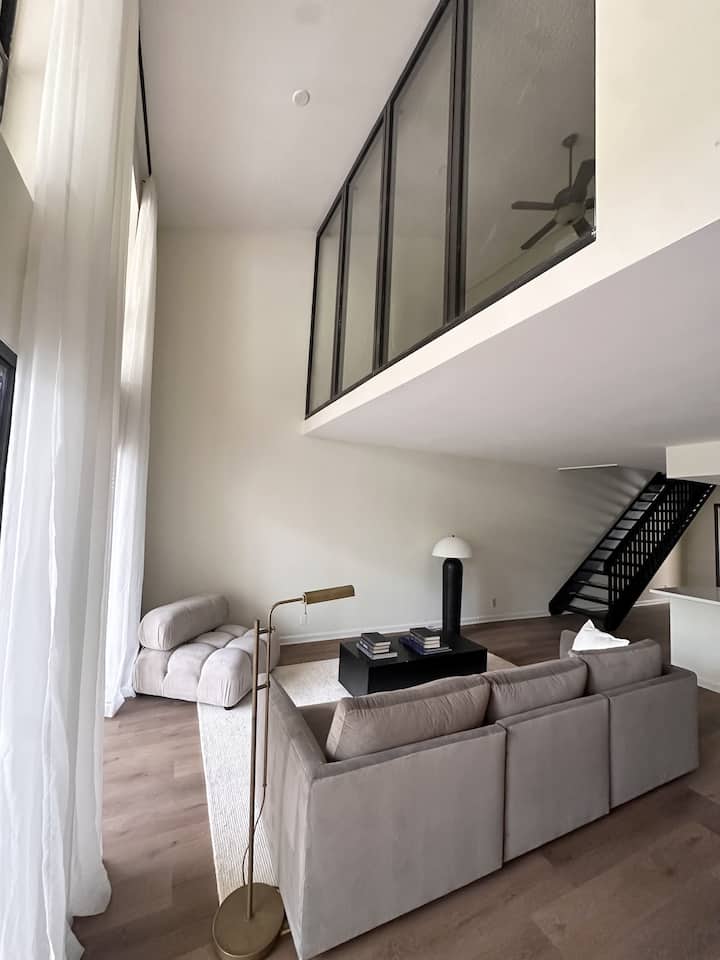 Modern Home For Your Escape In Comfort And Style. - Coconut Creek, FL