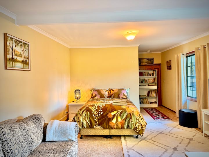 Private Studio Retreat In The Heart Of Mt Barker - Hahndorf