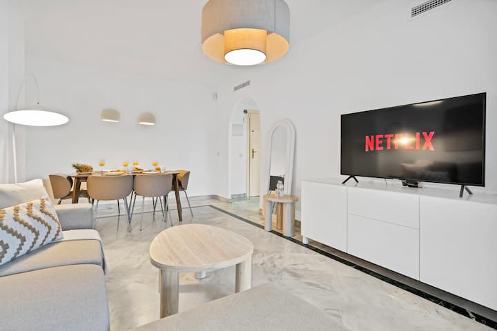 Ivory Banus Apartment - Prime Location - Marbella