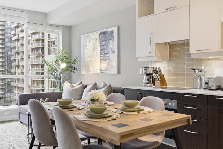 Stylish Downtown Getaway + 1 Free Parking - Toronto
