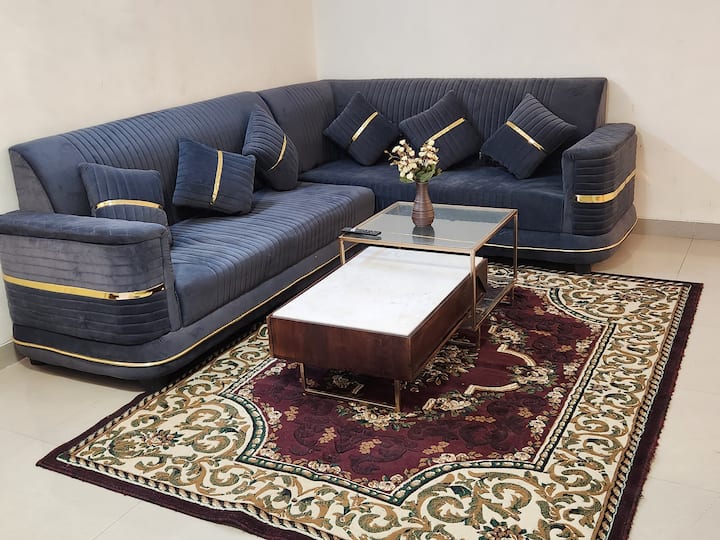 Tajstone –3bhk | Ff | Near Taj Mahal By Homeyhuts - Agra