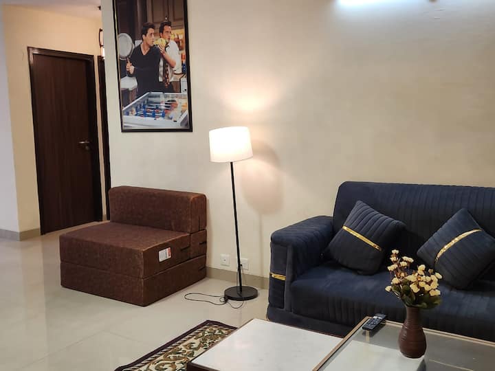 Tajstone –3bhk | Ff | Near Taj Mahal By Homeyhuts - Agra