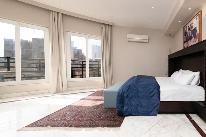 High-ceiling Iconic Khan Walk To Tahrir & Auc - Cairo