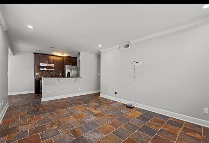 Luxury Fully Furnished Apartment (Condo) - Kansas City