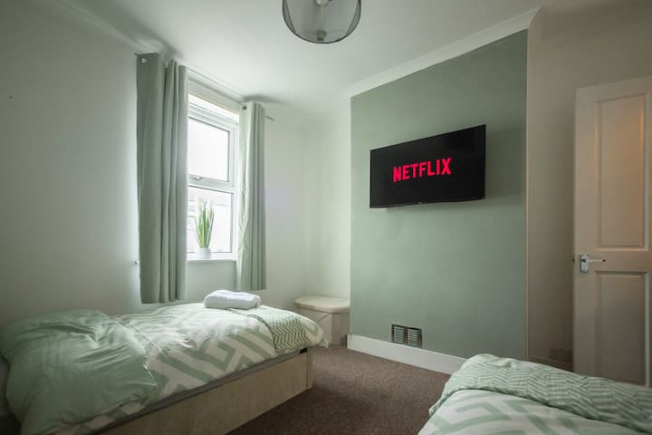 Central 2br, 4-beds Near Town Centre - Parking - Royal Tunbridge Wells