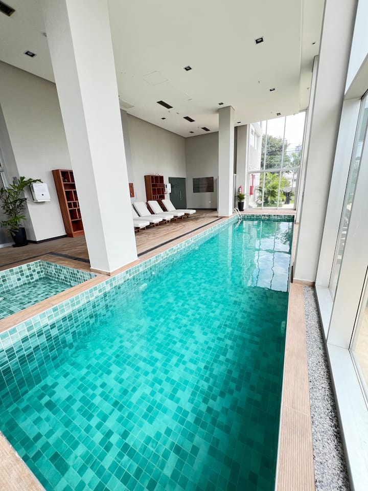 A Warm Corner In The Heart Of The City - 亞松森