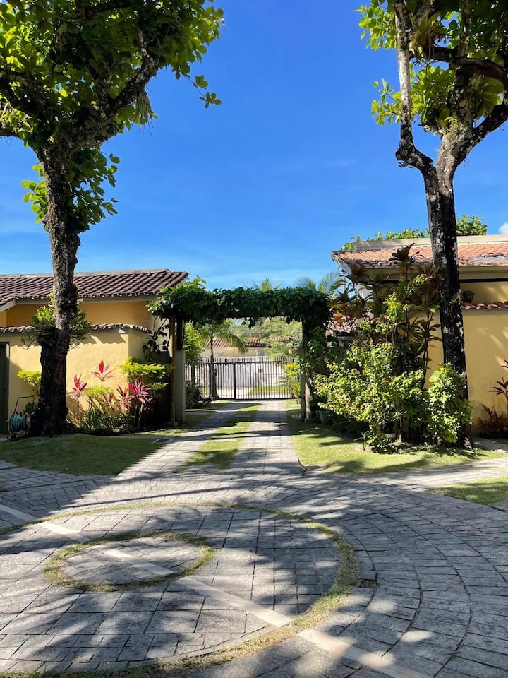 Casa Em Condomínio Próximo A Praia Grande. - Ubatuba